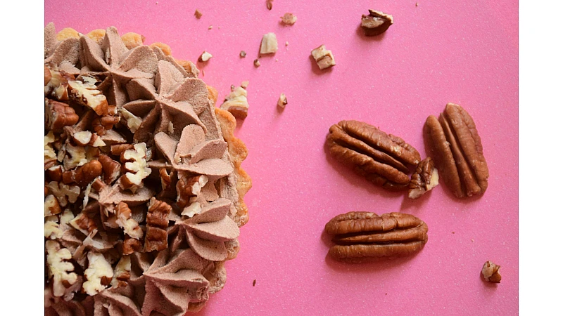 Pecan Nuts: Complete Guide, Benefits, Uses, Nutrition & Buying ...